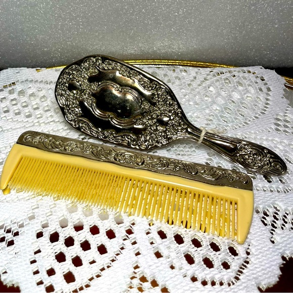Other | Vintage Brush And Comb Set | Poshmark